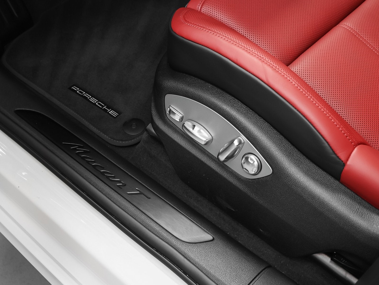 2026 Porsche Macan T Rancho Mirage TX | Cathedral City Palm Desert Palm ...